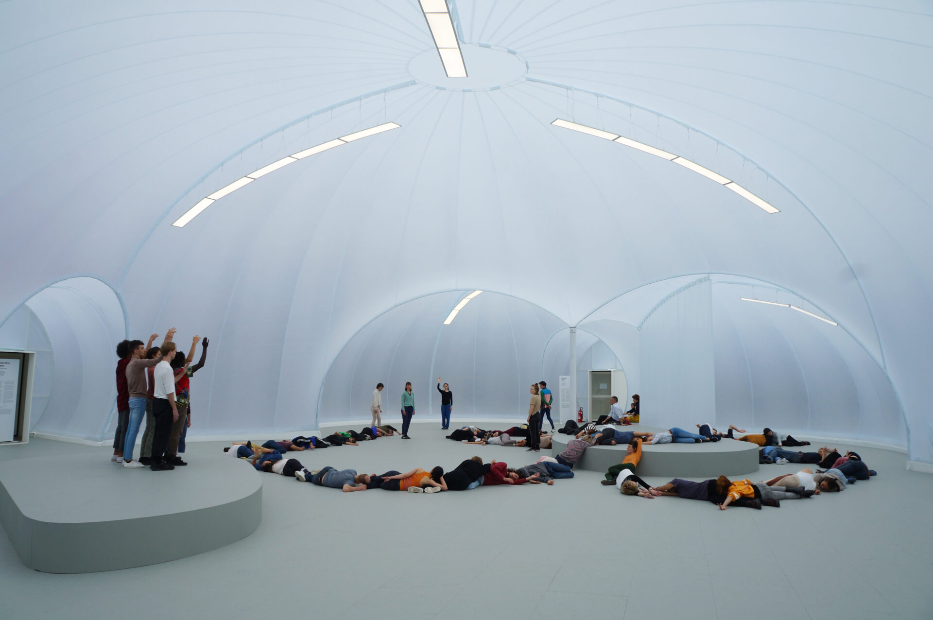 Hamburger Bahnhof - Alexandra Pirici. Attune • GALLERY WEEKEND BERLIN